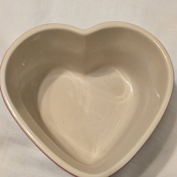 Le Creuset | Kitchen | Le Creuset Heartshaped Cocotte Ramekin Small Red ...